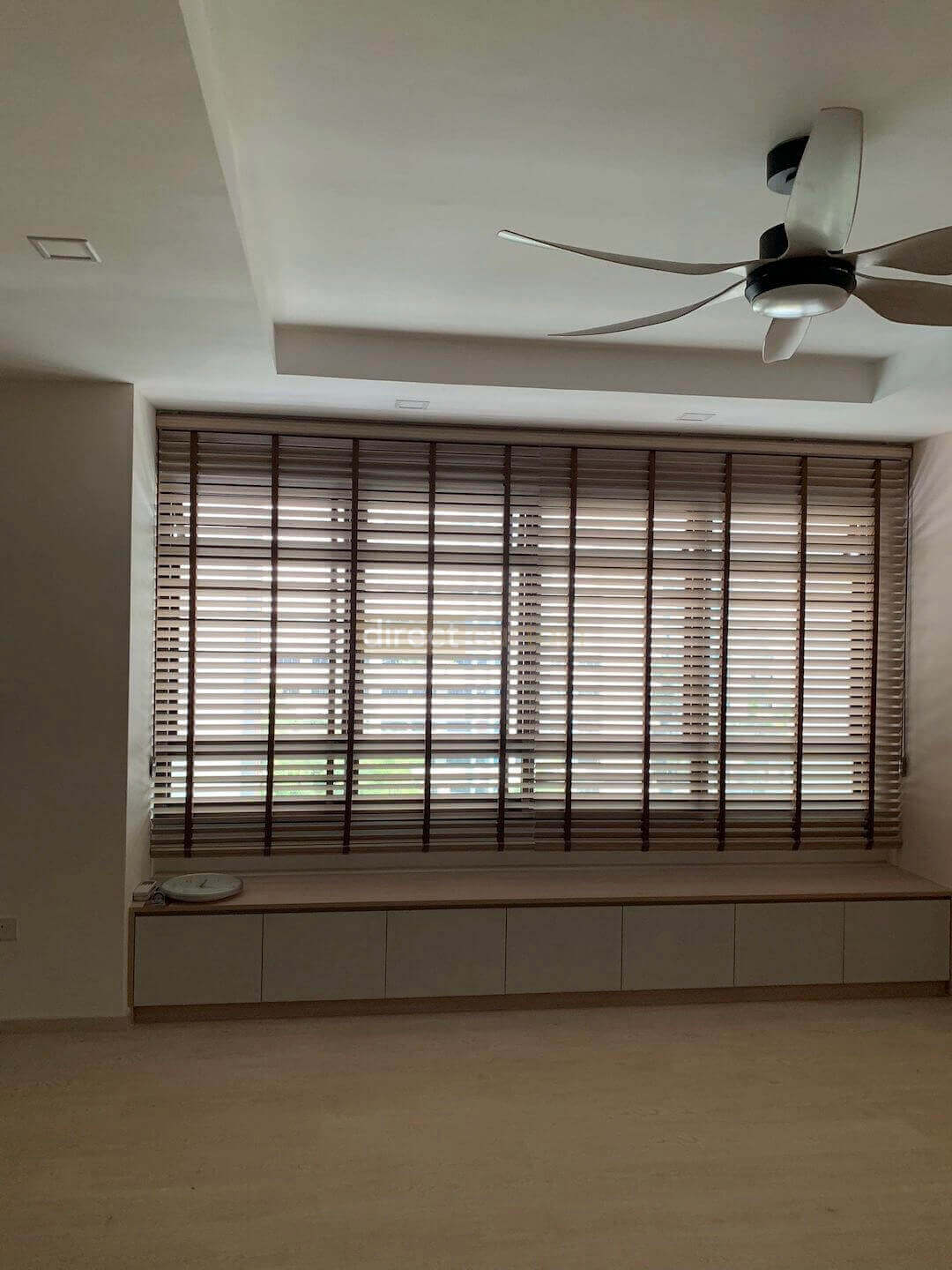 1 Loop Venetian Blind – PS Latte | Direct Curtain