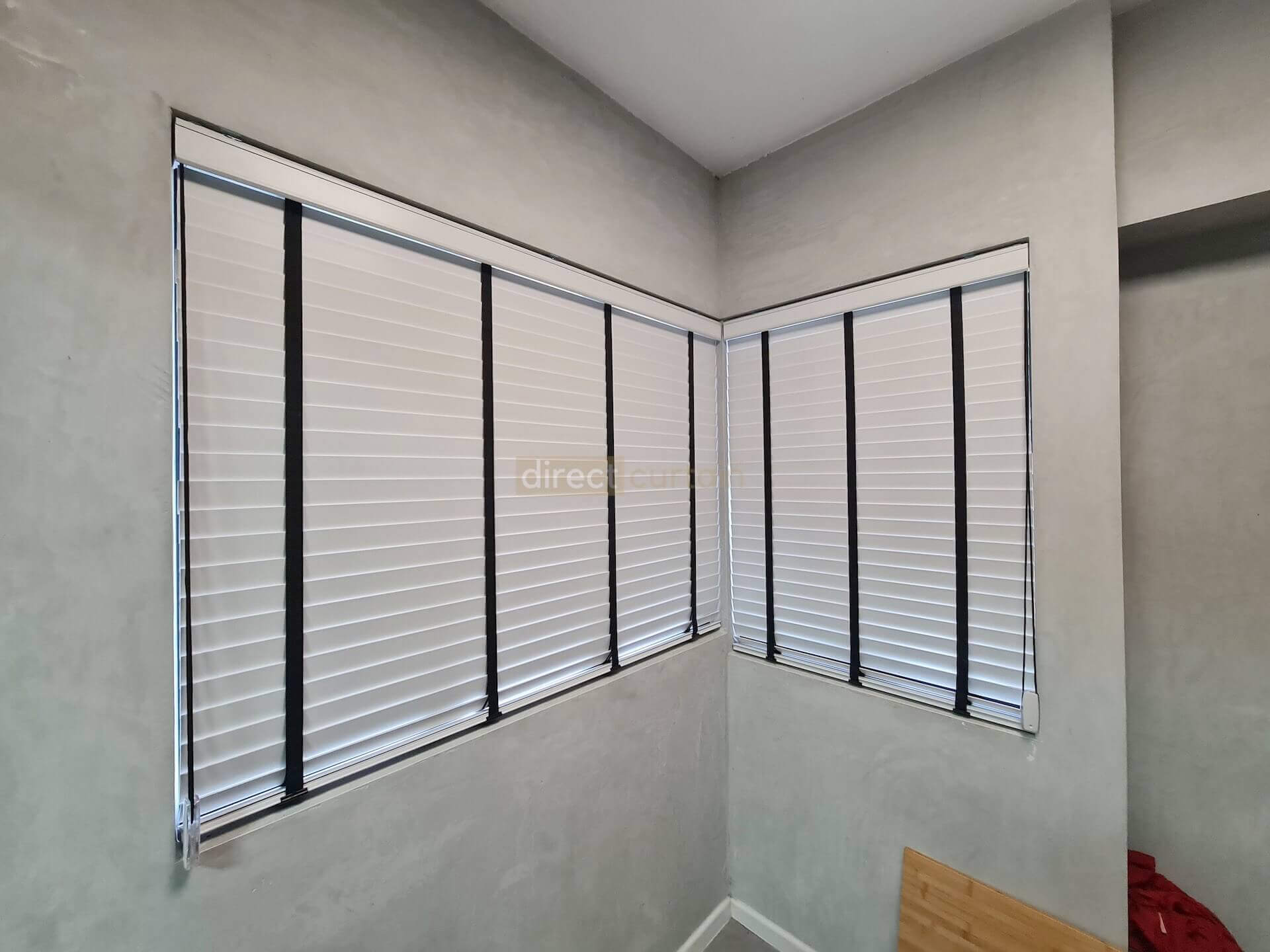 1 Loop Venetian Blind – PS White | Direct Curtain